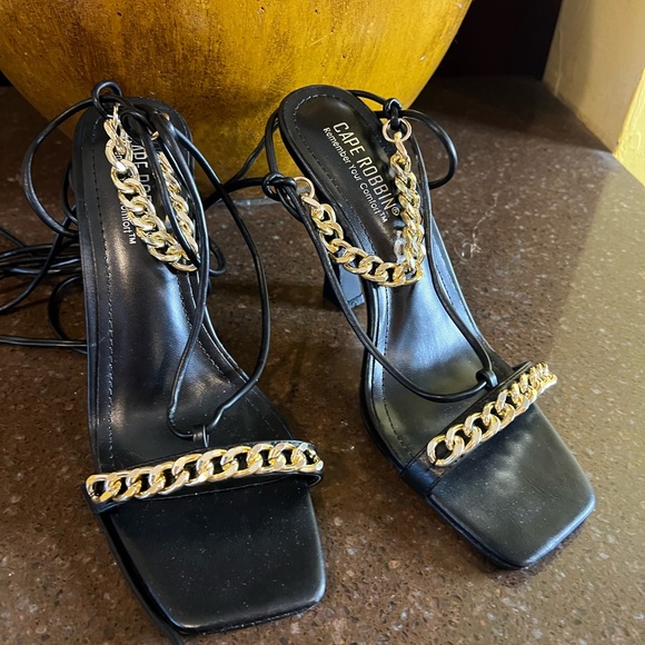 Cape Robbin | Shoes | Strappy Black Sandals With Gold Chain Accent ...